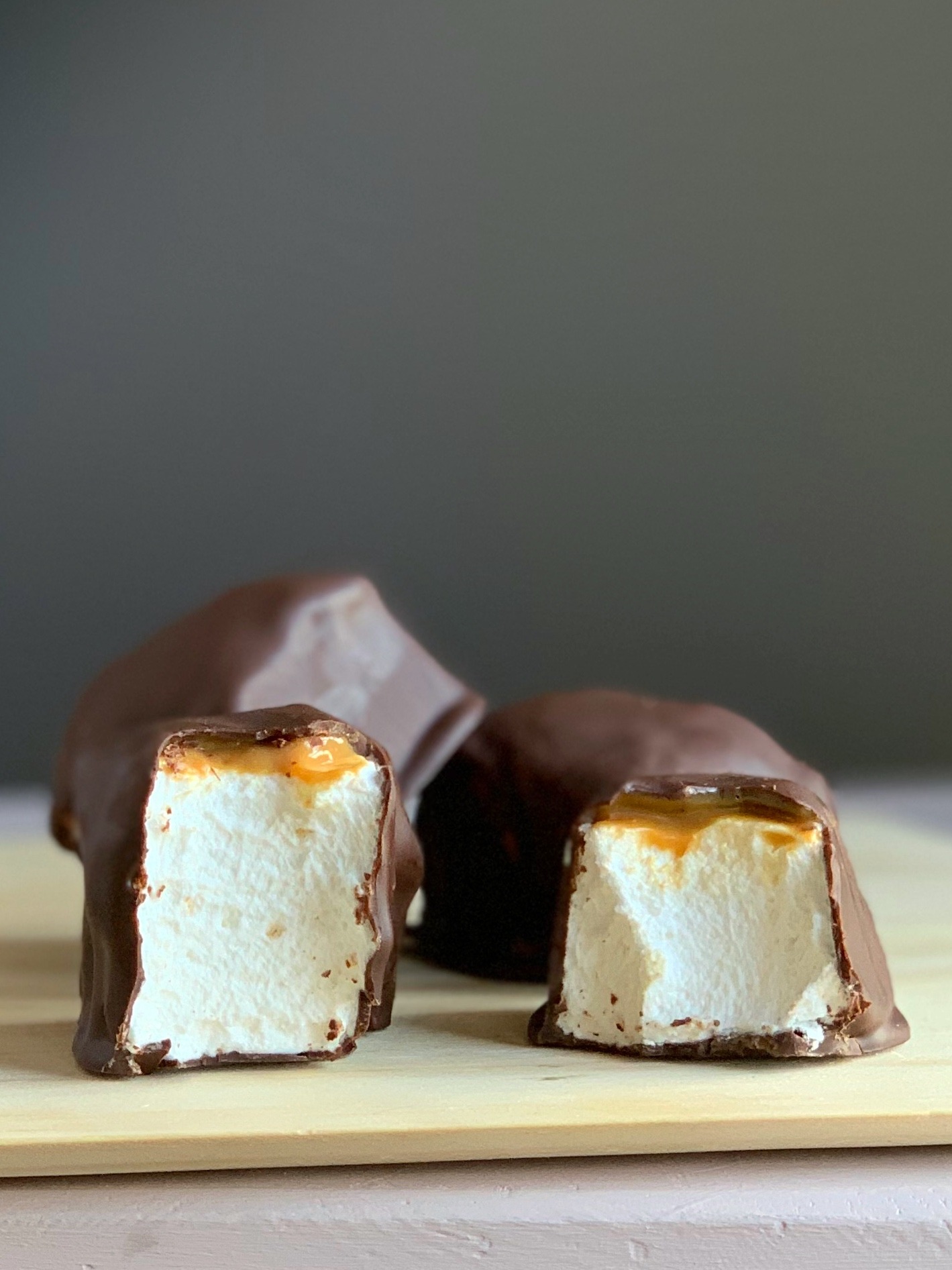 Skumfiduser - Opskrift på skumfiduser med saltkaramel og chokolade Skumfiduser - Opskrift på skumfiduser med saltkaramel og chokolade